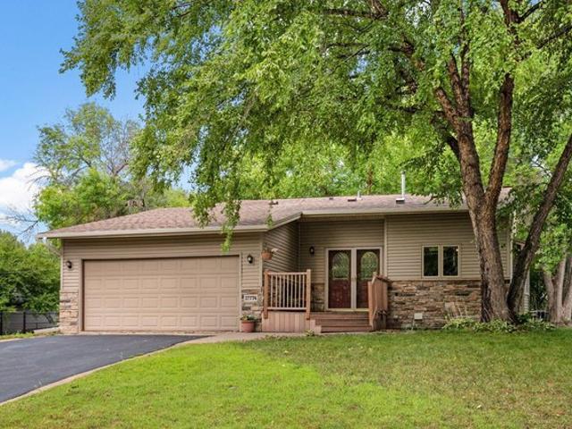 17774 Weaver Lake Dr, Maple Grove, MN 55311