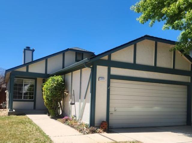 1777 Noreen Dr, Sparks, NV 89434