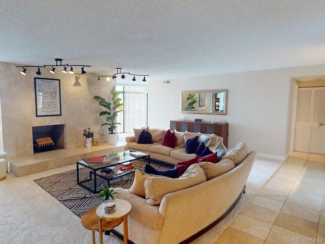 1777 Larimer St Apt 808, Denver, CO 80202