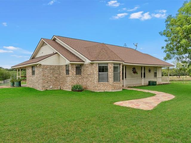1777 Longhorn Pkwy, Axtell, TX 76624