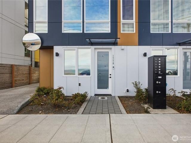 1778A Alki Ave SW, Seattle, WA 98116