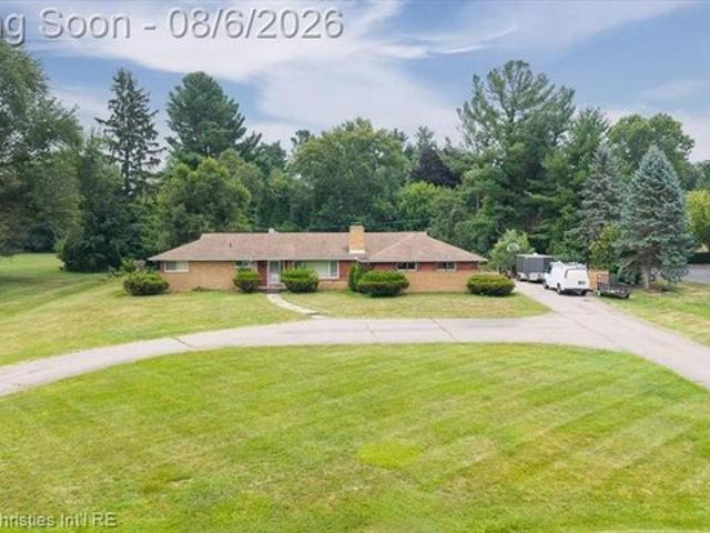 1779 Orchard Ln, Bloomfield Hills, MI 48301