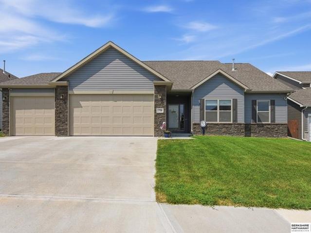 17706 Ogden St, Omaha, NE 68116
