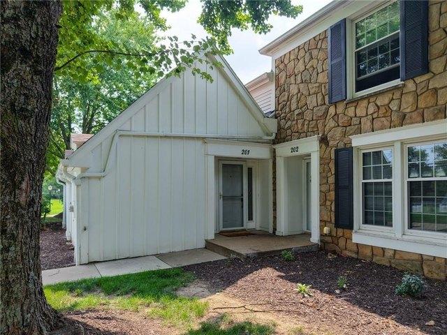 1770 Foxcroft Ln Apt 201, Allison Park, PA 15101