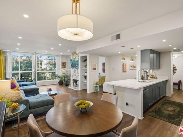 17711 Margate St Apt 211, Encino, CA 91316
