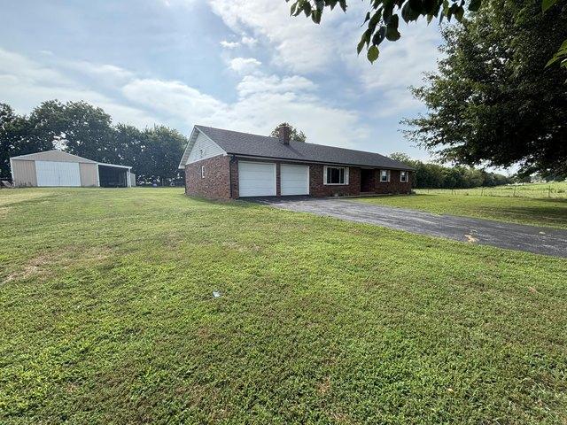 17722 Lawrence 1200, Aurora, MO 65605