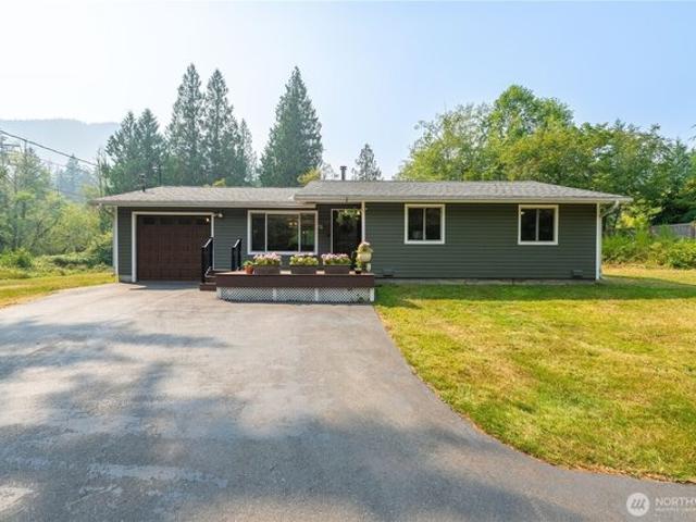 17727 Cedar Falls Rd SE, North Bend, WA 98045