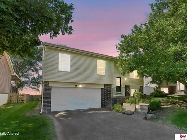 17725 Chandler St, Omaha, NE 68136