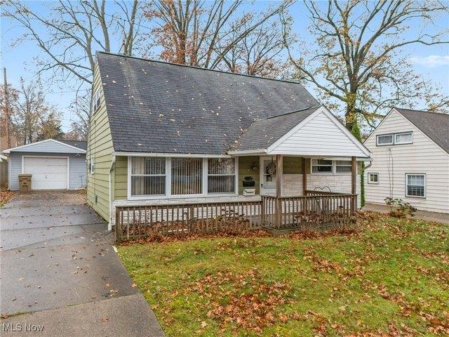 1772 Hanover St, Cuyahoga Falls, OH 44221