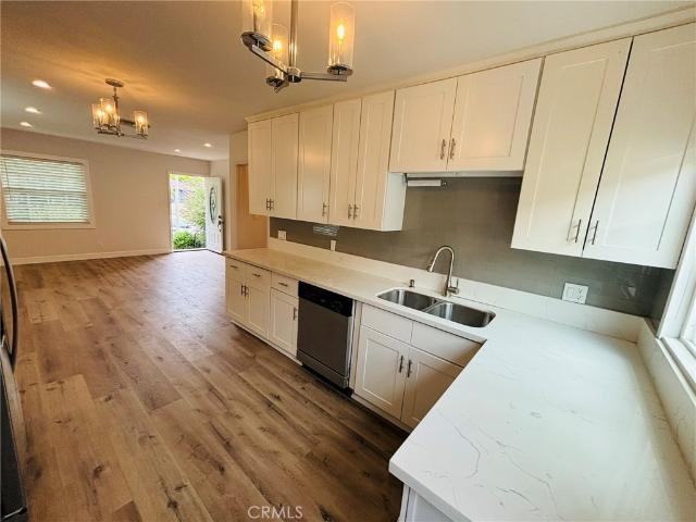 17730 Martha St, Encino, CA 91316 | MLS #SR26028 | Compass