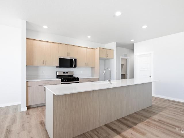 17734 N Hugh Glass Way