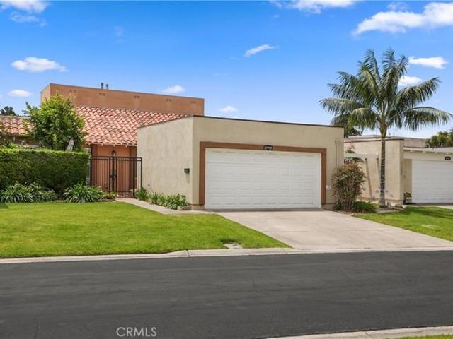 17735 Los Jardines W, Fountain Valley, CA 92708