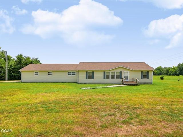 17736 Hawthorne Rd, Carthage, MO 64836