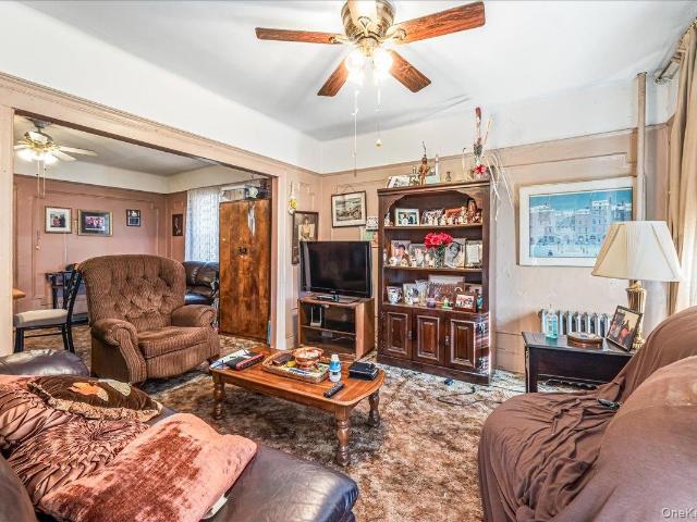 177 33 th Avenue | Compass