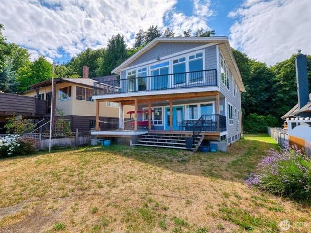 177 Bay View Dr, Point Roberts, WA 98281