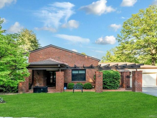 177 Gannet Ct Unit Belaire, Manhasset, NY 11030