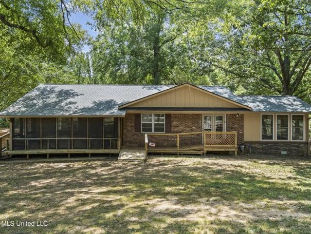 177 Dempsey Dr, Byhalia, MS 38611