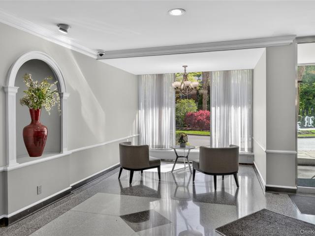 177 E Hartsdale 3W