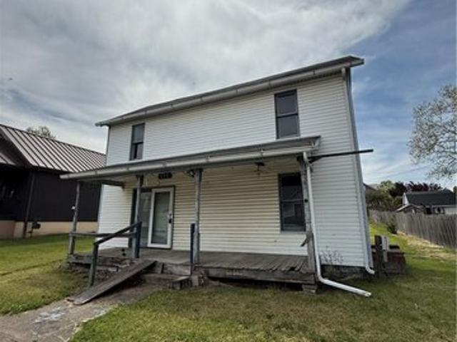 177 East St, Lore City, OH 43755