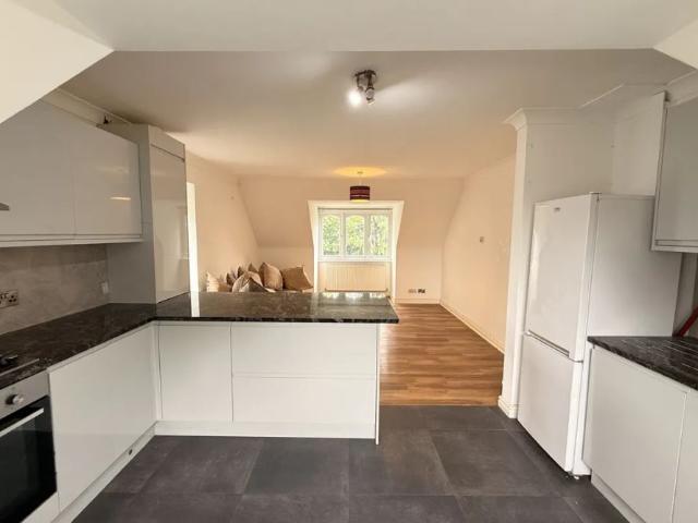 177 Hagden Lane, Watford