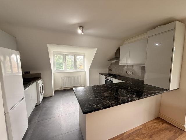 177 Hagden Lane, Watford 2 bed property to rent £1,850 pcm £427 pw