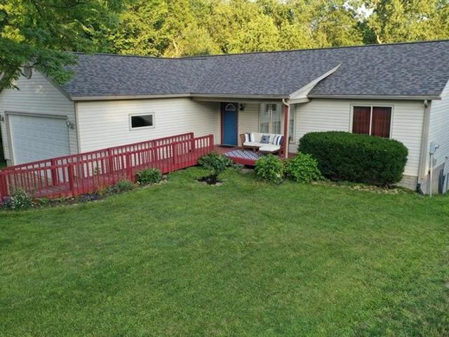 177 Lakeview Heights Dr, Howard, OH 43028