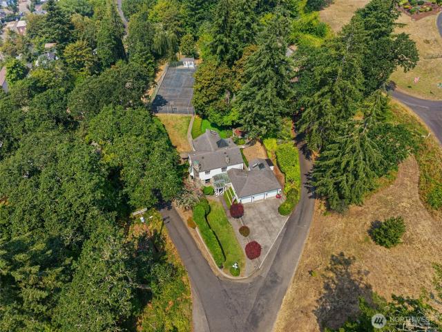 177 NE Fair Oaks Terrace