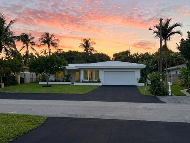 177 NE Spanish Ct, Boca Raton, FL 33432