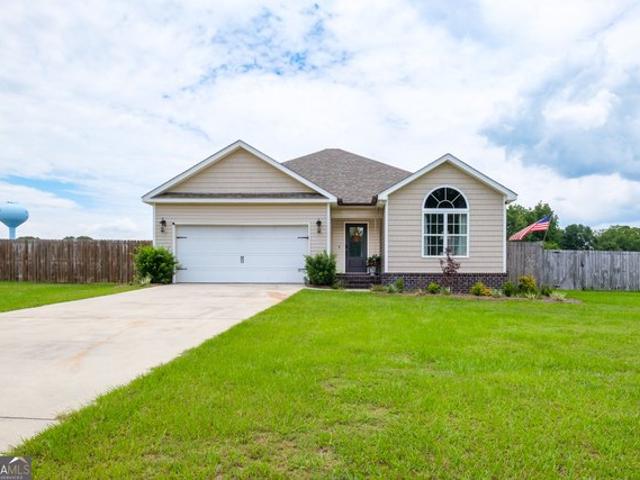 177 Sandalwood Cir, Statesboro, GA 30458