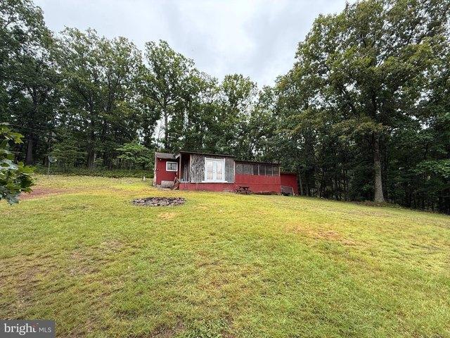 177 Spottswood Ln, Great Cacapon, WV 25422
