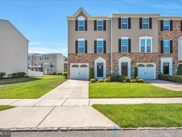 177 Village Green Ln, Sicklerville, NJ 08081