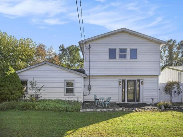 177 Vista Dr, Jackson, MI 49203