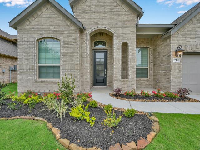 17841 McClary Cardinal Dr, Conroe, TX 77302 | MLS #22076 | Compass