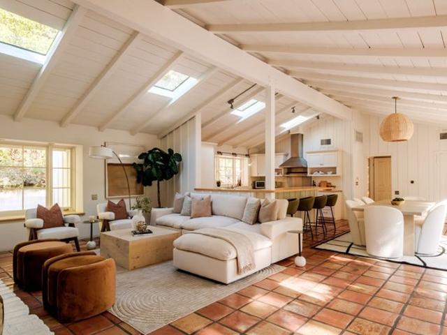 1784 Old Ranch Rd, Los Angeles, CA 90049