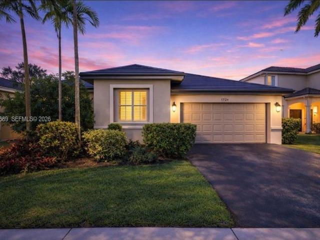 1784 Aspen Ln, Weston, FL 33327
