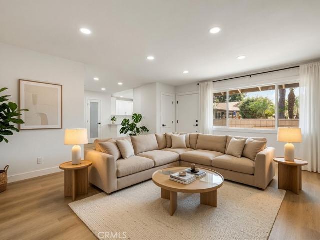 1784 E Commonwealth