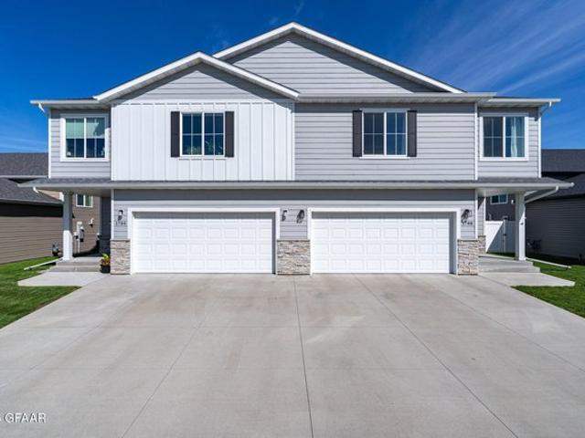 1784 Tobi Ln, Grand Forks, ND 58201