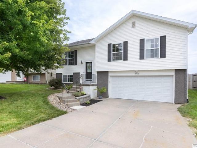 17851 Margo St, Omaha, NE 68136