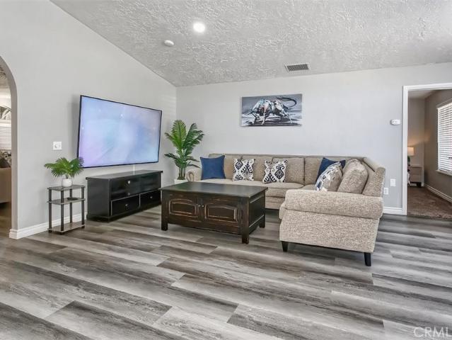 17859 Yucca