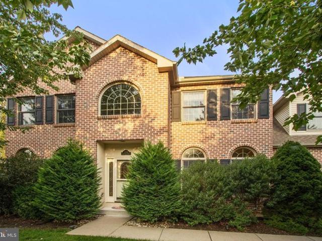 1785 Clarendon Dr, Easton, PA 18040