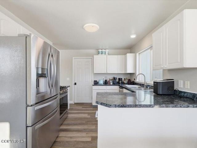 1785 E Raven Cir, Wasilla, AK 99654