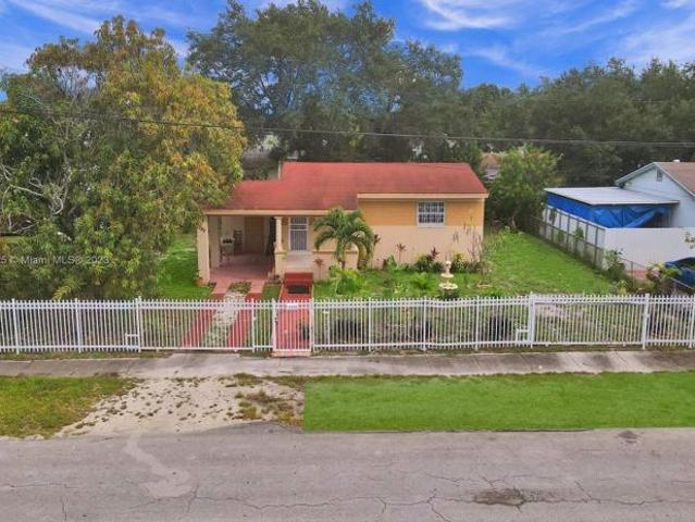 1785 81st Ter NW, Miami, FL 33147