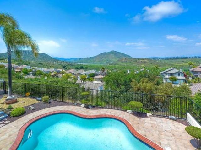 17860 Creciente Way, San Diego, CA 92127