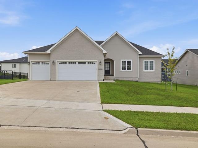 17865 Valley View Dr, Clive, IA 50325