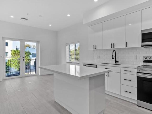 1786 9th St SW #4, Miami, FL 33135