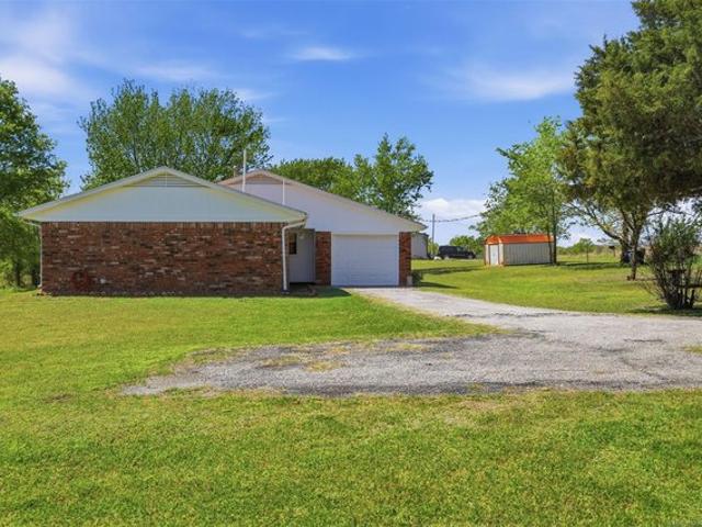 17870 Harding Rd, Beggs, OK 74421