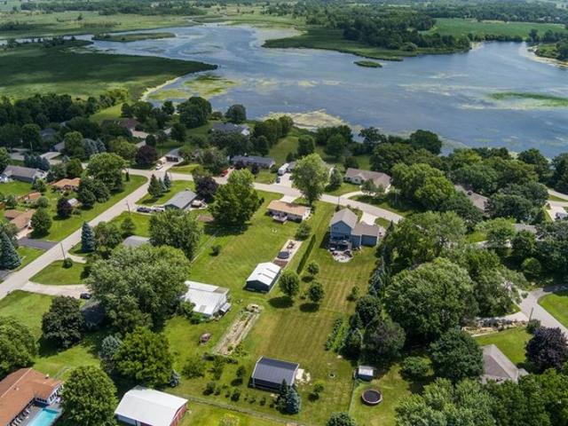 1787 Oakview Dr, Stoughton, WI 53589
