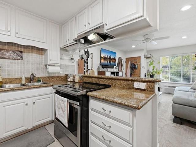 1787 Bayview Heights Dr Unit 72, San Diego, CA 92105
