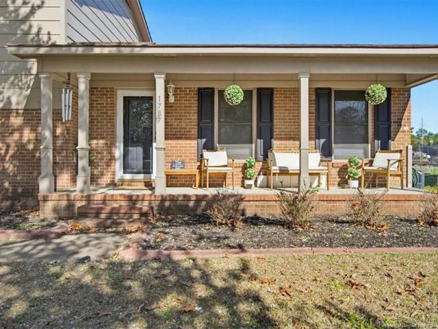 1787 Hampton Oaks Drive