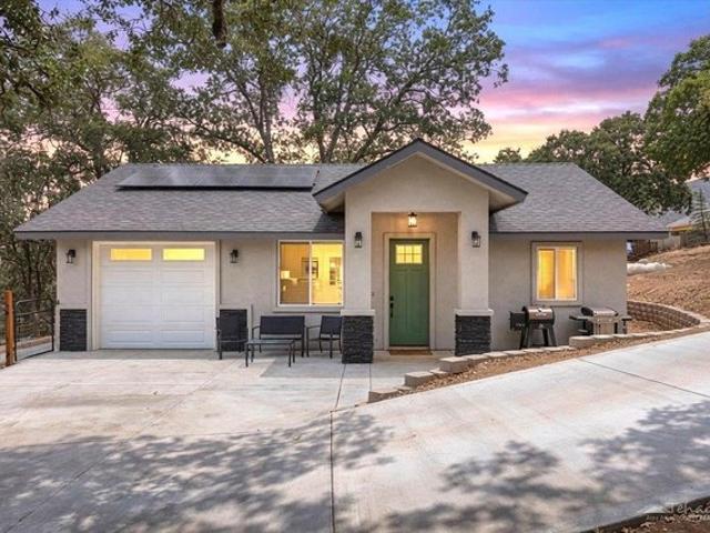 17896 Saint Moritz Dr, Tehachapi, CA 93561